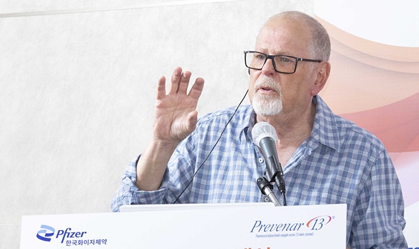 '화이자 2022 프리베나13 소아 백신클래스·론 다간 교수 발표' 폐렴구균 단백접합백신 성공과 직면과제 주제…'지역 역학 ...
